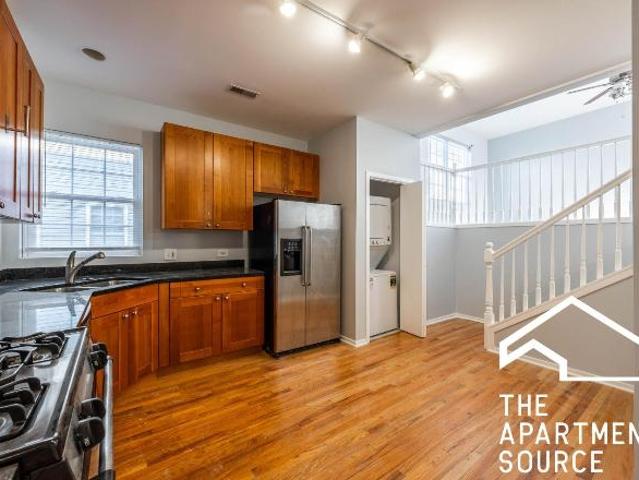 2 Br, 3 bath, Condo 2320 West Adams Street