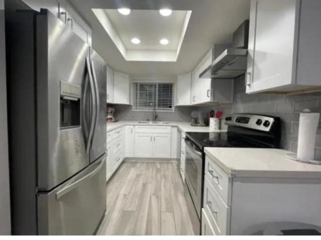 2 Br, 3 bath, Condo 23356 La Mar