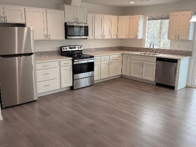 2 Br, 3 bath, Condo 2625 W Marina Dr