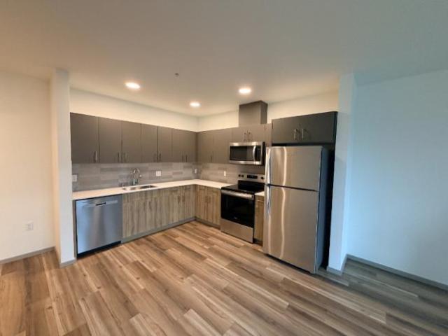 2 Br, 3 bath, Condo 2950 Ne 11th St