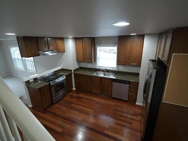 2 Br, 3 bath, Condo 321 Hardie Ave NW