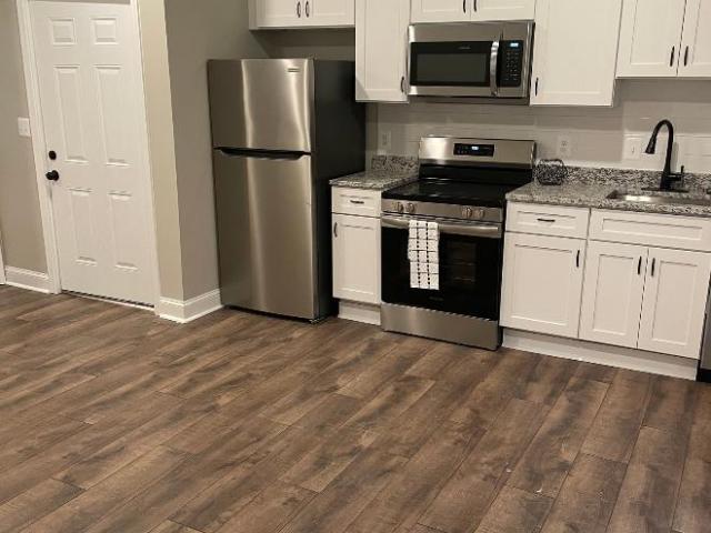 2 Br, 3 bath, Condo 3429 Chestnut Ave