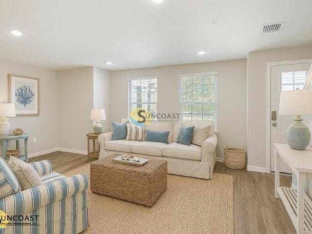 2 Br, 3 bath, Condo 3821 SW 43rd Ct