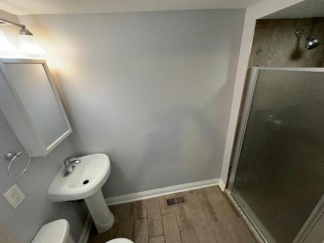 2 Br, 3 bath, Other 8209 S Prairie Avenue