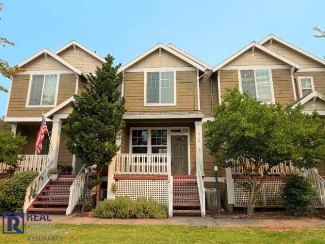 2 Br, 3 bath, Single Family 16108 SW Gage Ln