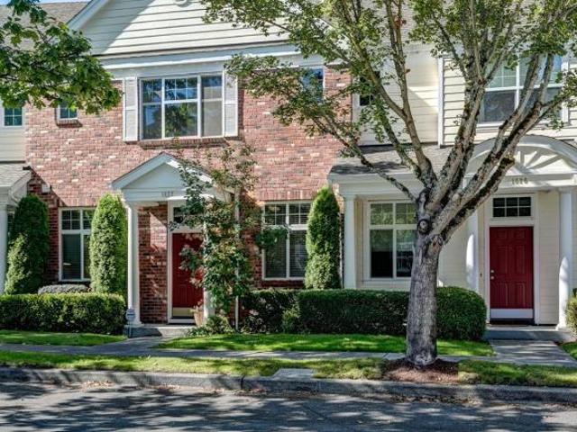 2 Br, 3 bath, Single Family 1622 Huckleberry Cir