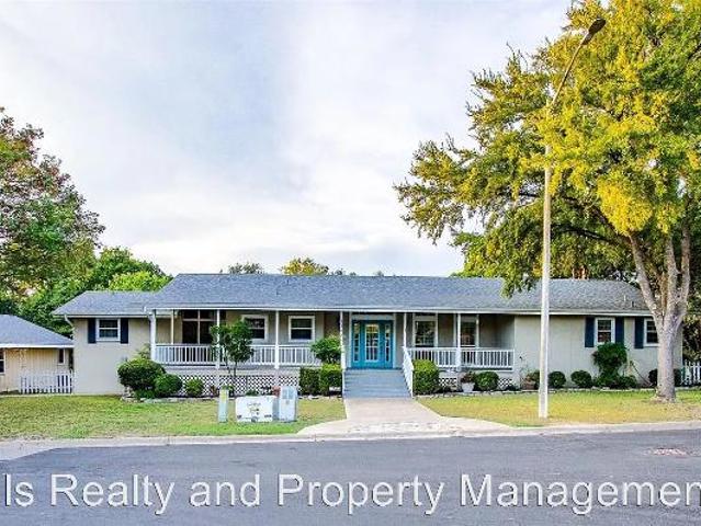 2 Br, 3 bath, Single Family 1708 Quinlan Creek Drive