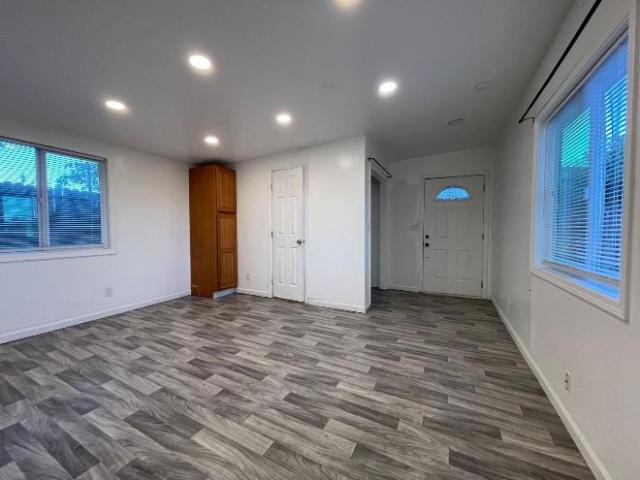 2 Br, 3 bath, Single Family 199 Bart Ave