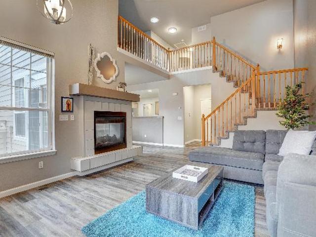 2 Br, 3 bath, Single Family 10129 Grove Ct