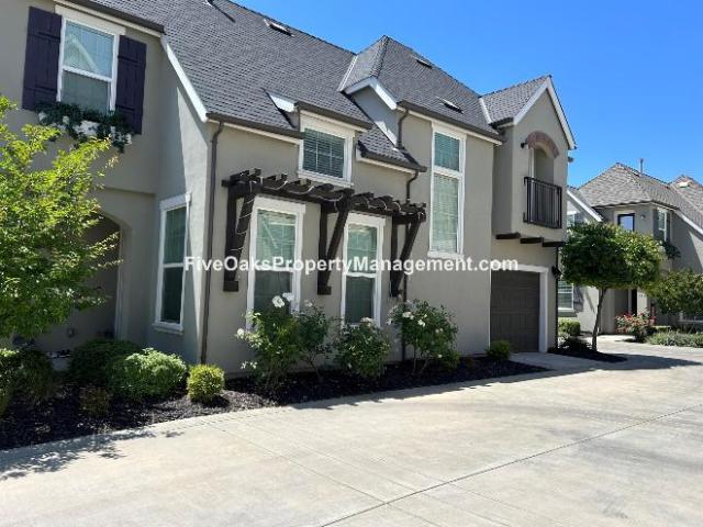 2 Br, 3 bath, Single Family 1208 Lavande Dr