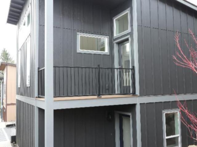 2 Br, 3 bath, Single Family 12905 SE Ridgecrest Rd