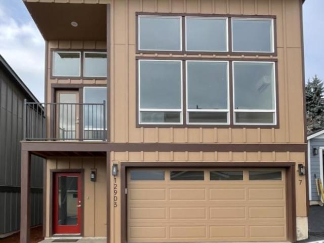 2 Br, 3 bath, Single Family 12903 SE Ridgecrest Rd
