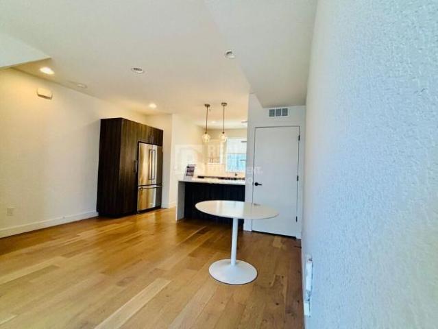 2 Br, 3 bath, Single Family 2828 W 25th Ave