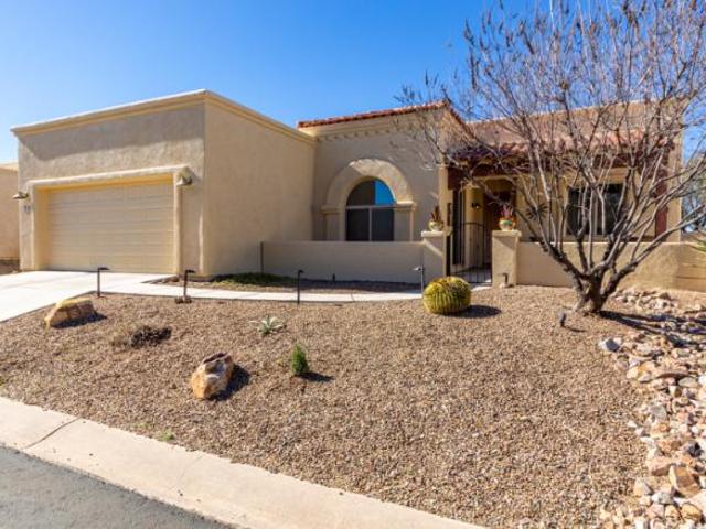 2 Br, 3 bath, Single Family 204 Circulo Veranera