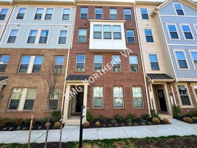 2 Br, 3 bath, Single Family 206A Park Central Ter