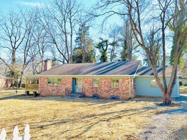 2 Br, 3 bath, Single Family 216 S Buckmarsh St