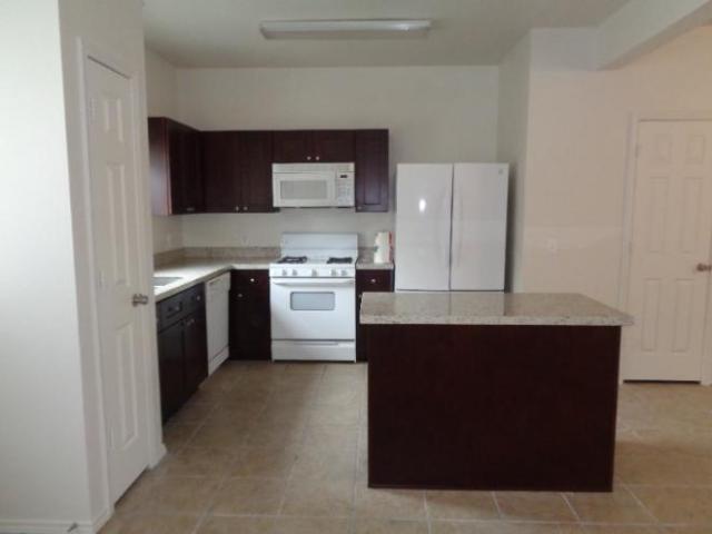2 Br, 3 bath, Single Family 23766 Pebworth Pl