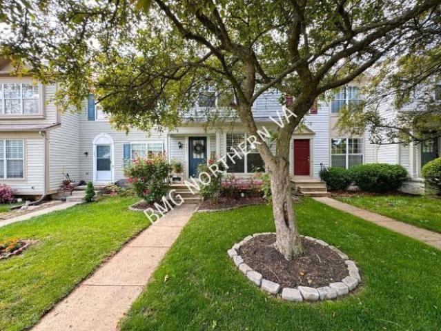 2 Br, 3 bath, Single Family 347 Bridle Crest Sq NE