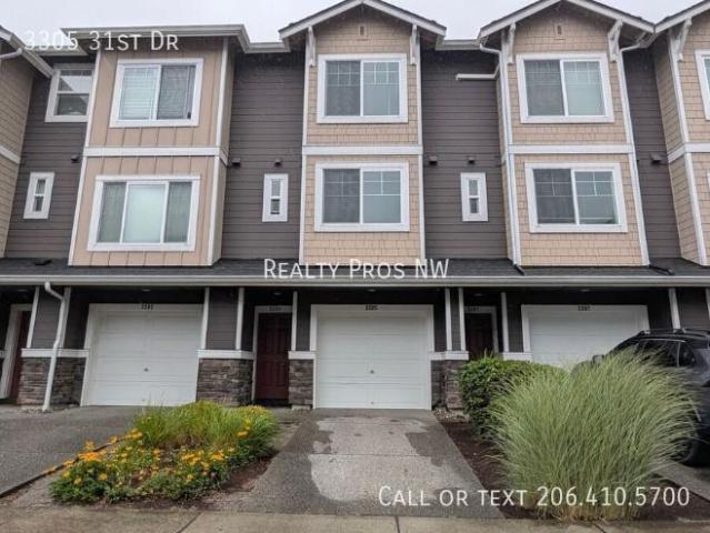 2 Br, 3 bath, Single Family 3305 31st Dr