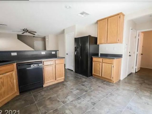 2 Br, 3 bath, Single Family 469 Royal Bridge Dr