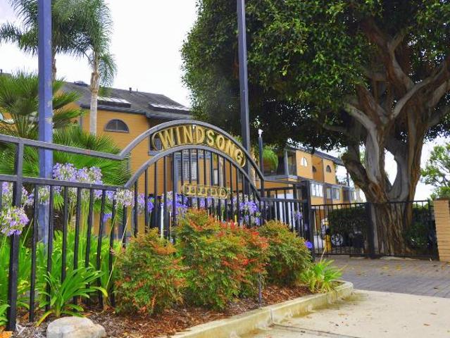 2 Br, 3 bath, Single Family 4022 Layang Layang Circle