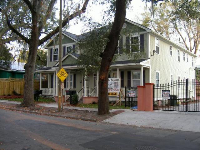 2 Br, 3 bath, Single Family 406 E 38th St