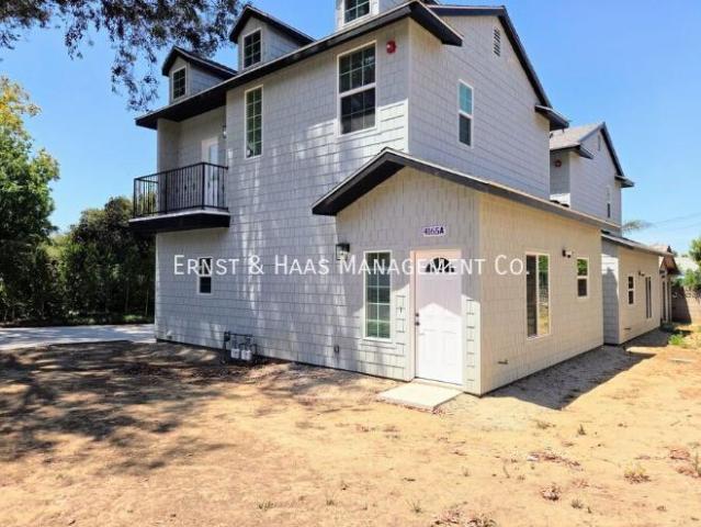 2 Br, 3 bath, Single Family 4165A Country Club Dr