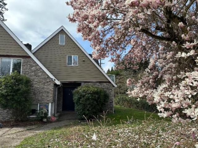 2 Br, 3 bath, Single Family 5603 30th Ave SW