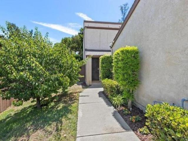 2 Br, 3 bath, Single Family 5095 Lambert Lane
