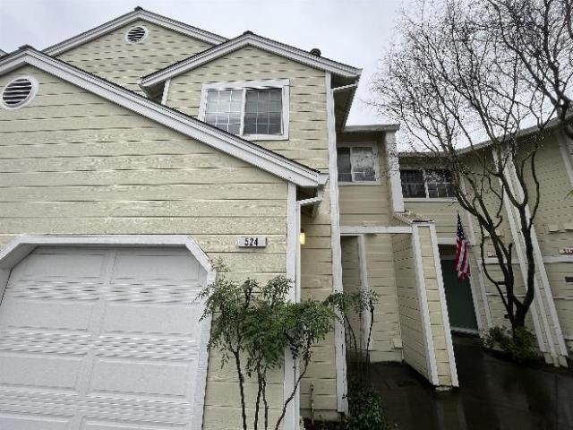2 Br, 3 bath, Single Family 524 Court Street