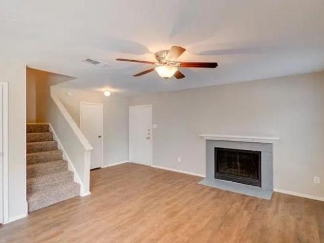 2 Br, 3 bath, Single Family 7058 W Gulf Bank Rd
