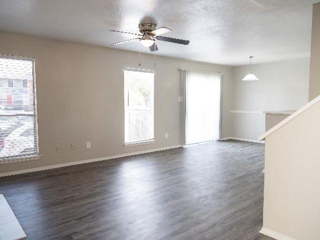 2 Br, 3 bath, Single Family 7058 W Gulf Bank Rd