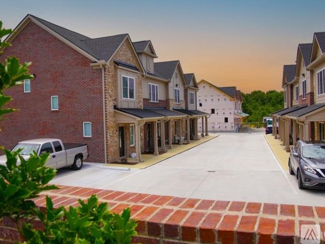 2 BR, 3 BA Apartment Peyton Place, Unit 403, White Bluff, TN 37187