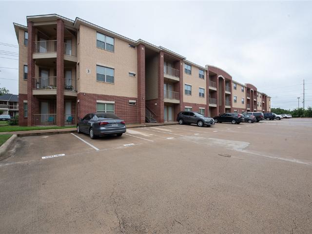 2 BR, 3 BA Apartment 1915 Dartmouth Street, College Station, TX 77840