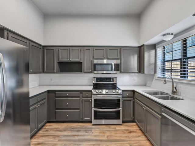 2 BR, 3 BA Apartment 1101 North Locust Street, Denton, TX 76201