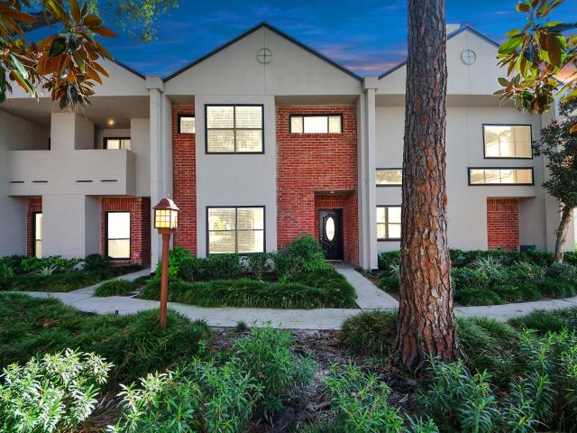 2 BR, 3 BA Apartment 2468 Bering Drive, Houston, TX 77057