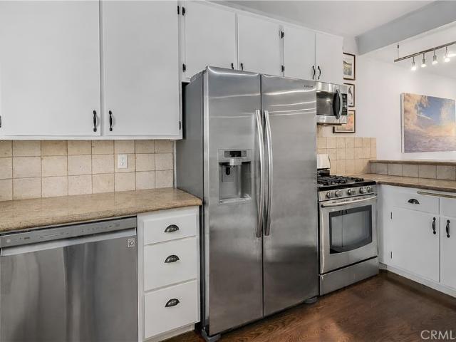 2 BR, 3 BA Apartment 2500 Abbot Kinney Boulevard, Venice, CA 90291