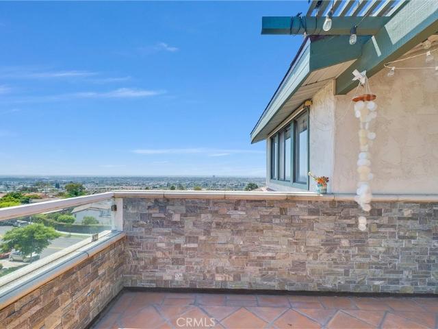 2 BR, 3 BA Apartment 2215 Molino Avenue, Signal Hill, CA 90755