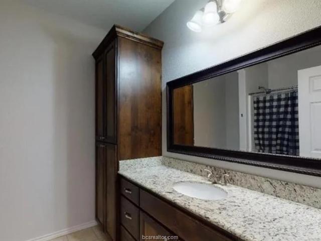 2 BR, 3 BA Apartment 307 Boyett Street, College Station, TX 77840
