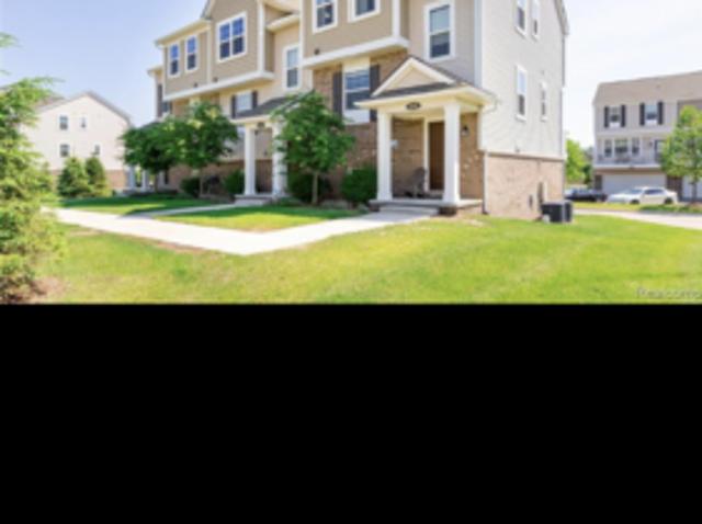 2 BR, 3 BA Apartment 4585 Bradley Circle, Unit, Troy, MI 48085
