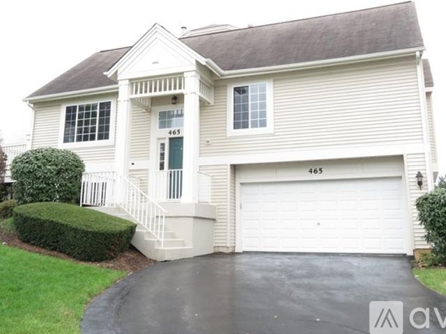 2 BR, 3 BA Apartment 465 Cary Woods Cir, Cary, IL 60013
