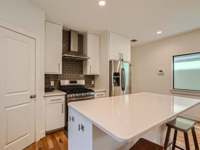 2 BR, 3 BA Apartment 4916 McKinney Street, Houston, TX 77023