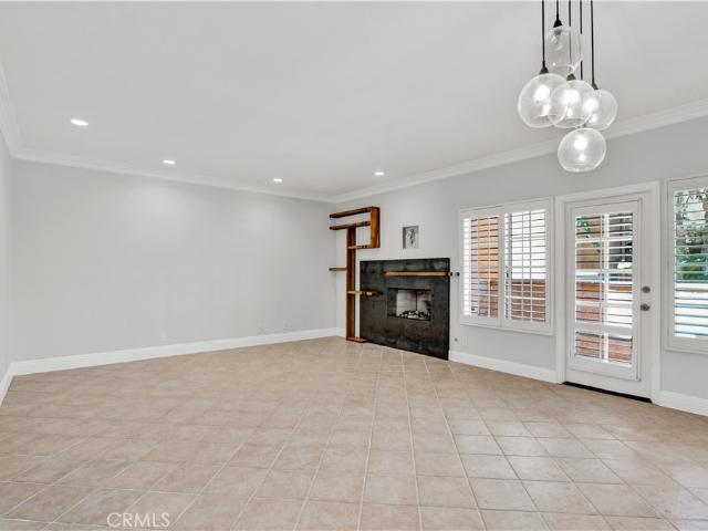 2 BR, 3 BA Apartment 5200 White Oak Avenue, Encino, CA 91316