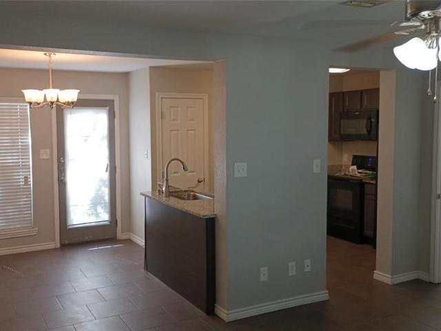 2 BR, 3 BA in Commerce