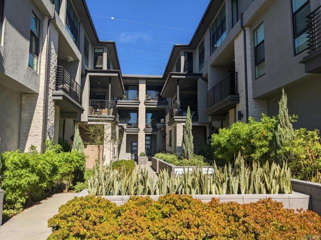 2 BR, 3 BA in Serra Mesa