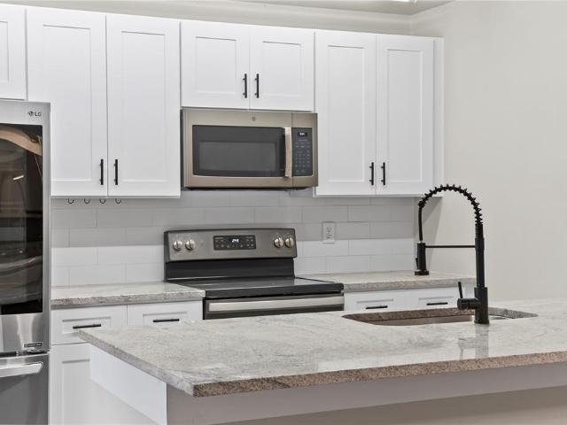 2 BR, 3 BA in Royal Oak Estates