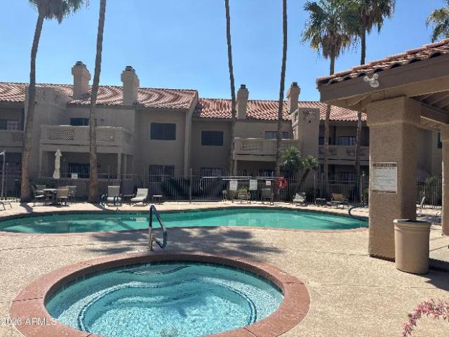 2 Br, 4 bath, Apartment 930 N Mesa Drive