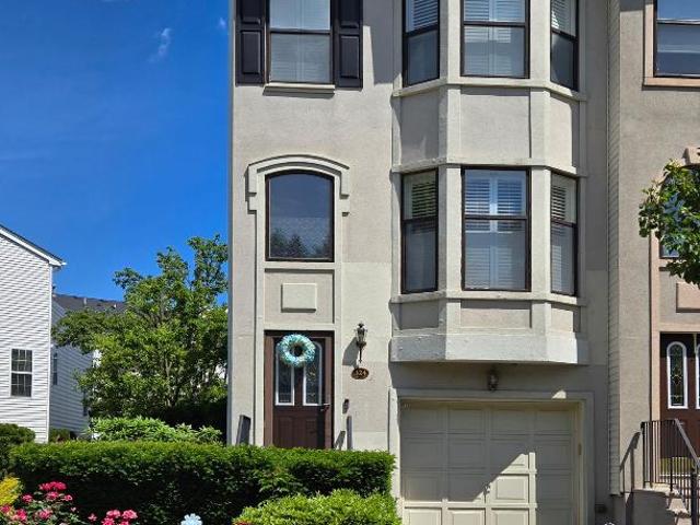 2 Br, 4 bath, Condo 324 Winthrop Dr