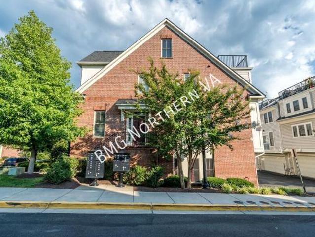 2 Br, 4 bath, Single Family 3316 Kemper Road South