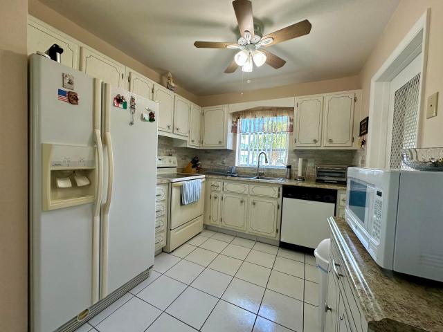 2 BR, 4 BA Apartment 5300 Washington Street, Hollywood, FL 33021